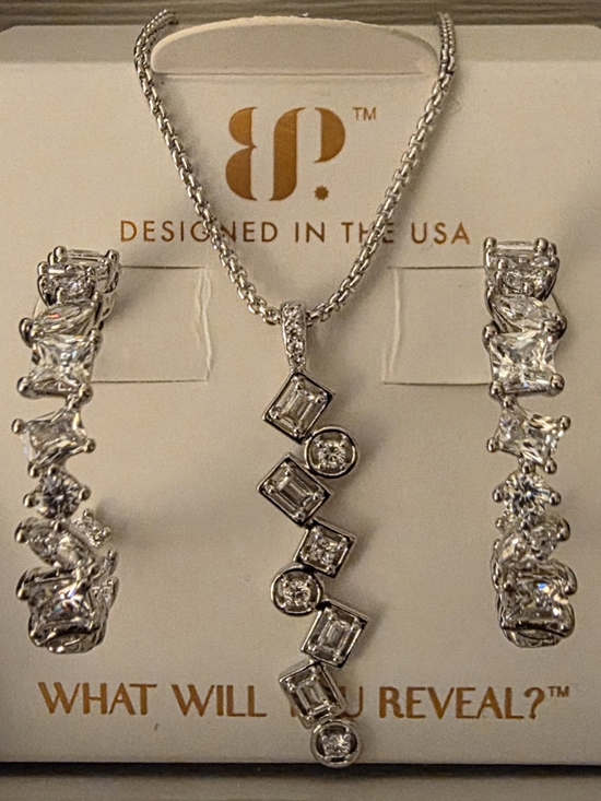 Bomb Party | Jewelry | Bp April 226 Silvertone Linear Crystal Pendant ...